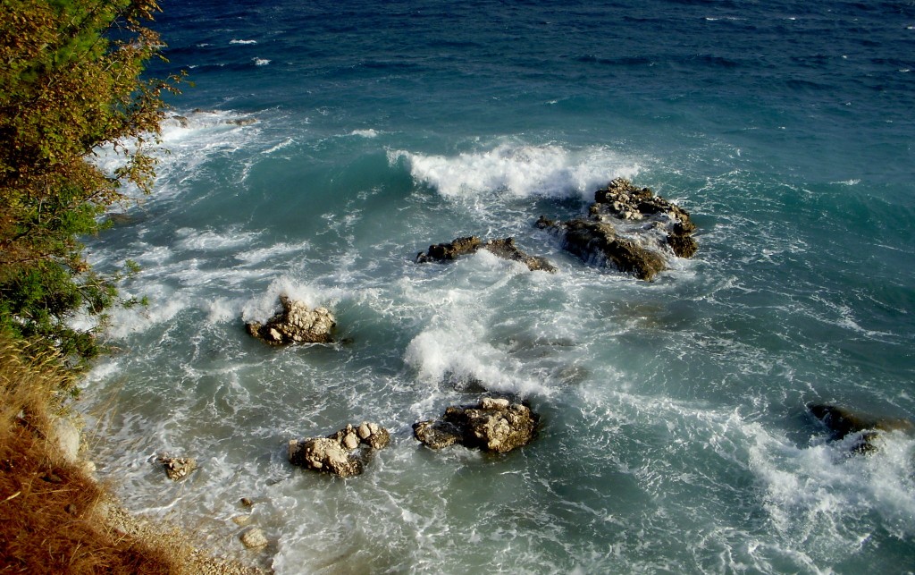 Zdjęcia: Adriatyk (Riviera Makarska), Dalmacja, choć ciepły i kolorowy ...