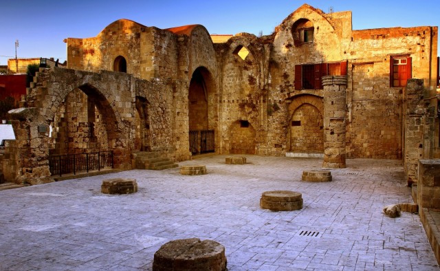 Zdjęcia: Stare Miasto-Rodos, Rodos, Pozostała tylko historia., GRECJA