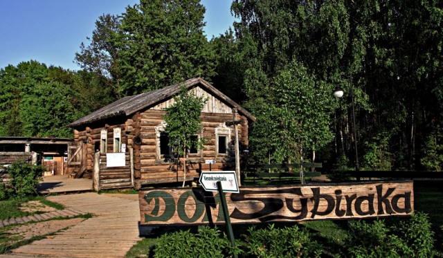 Zdjęcia: Szymbark, Kaszuby, Dom Sybiraka,, POLSKA