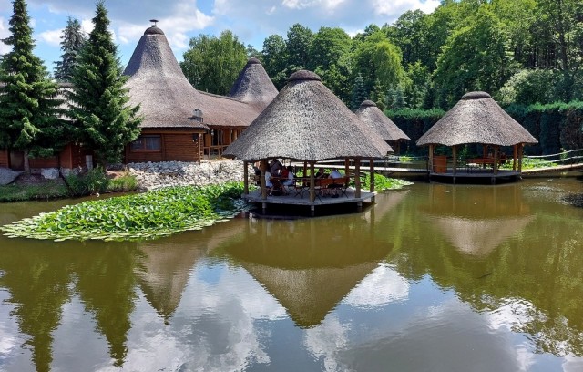 Zdjęcia: Kluki, łódzkie, Restauracja na wodzie, POLSKA