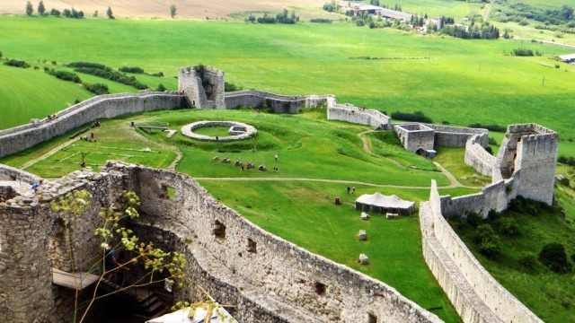 Zdjęcia: okolice Spiskiego Podgrodzia, Spisz, Zamek Spiski, SłOWACJA