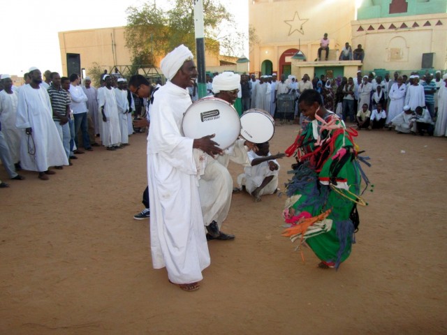 Zdjęcia: CHARTUM, AFRYKA, SUDAN - MARSZ DERWISZOW W STOLICY CHARTUM, SUDAN